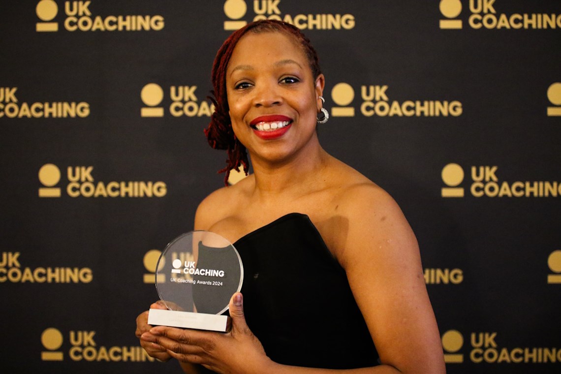 GB MAXIS 50+ PLAYER LISA WILLIAMS WINS PRESTIGIOUS UK COACHING AWARD ...